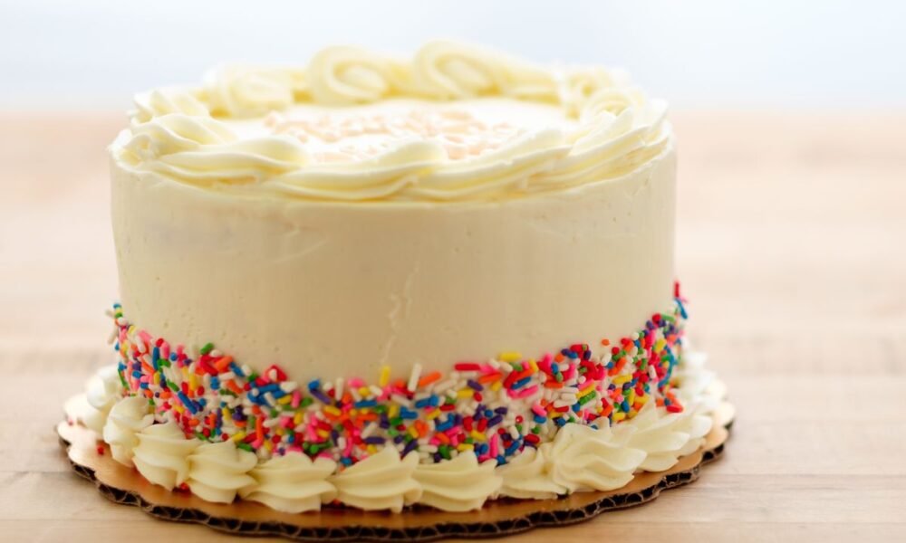 5 Lip-smacking Flavored Birthday Cakes That Will Please Your Taste Buds