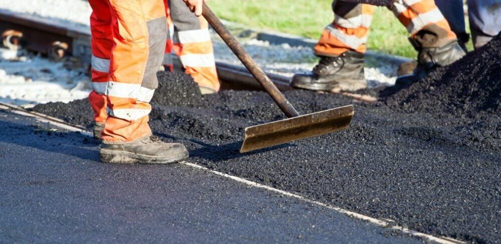 5 Essential Asphalt Paving Tips for Construction Managers - Lemony Blog